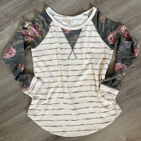 7th Ray | Tops | 7th Ray Camo Floral Striped Sweatshirt | Poshmark